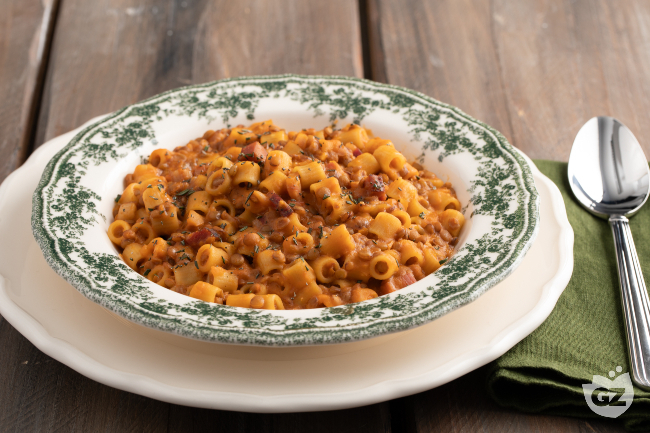 Pasta y lentejas - Recetas italianas de GialloZafferano