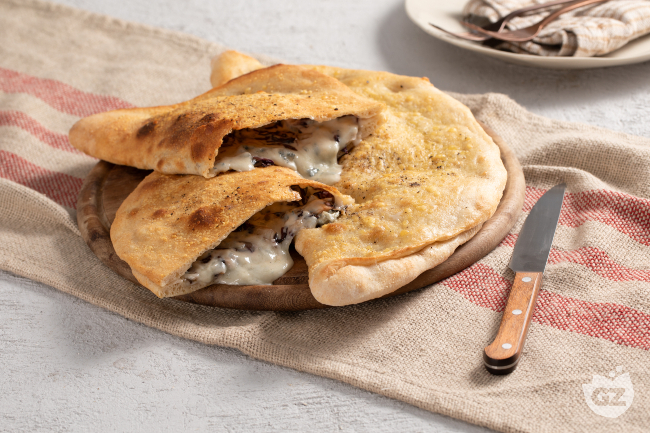 Calzone relleno - Recetas italianas de GialloZafferano