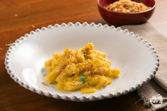 Pasta con coliflor amarillo y azafrán - Recetas italianas de ...