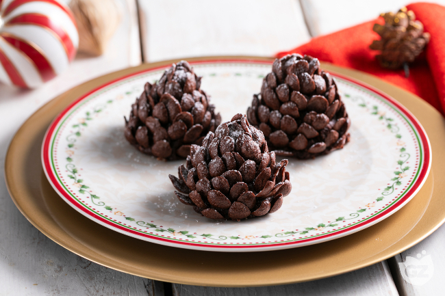 Piñas de chocolate - Recetas italianas de GialloZafferano